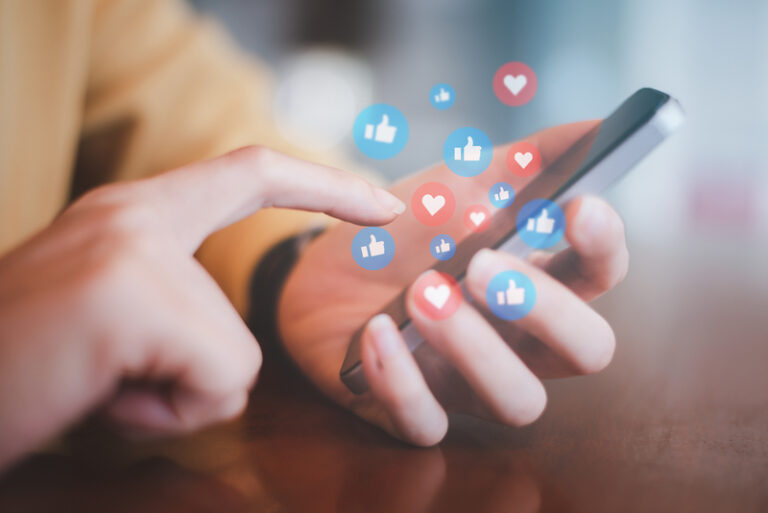 Wow Your Customers With These 8 Customer Experience Strategies - CommBox